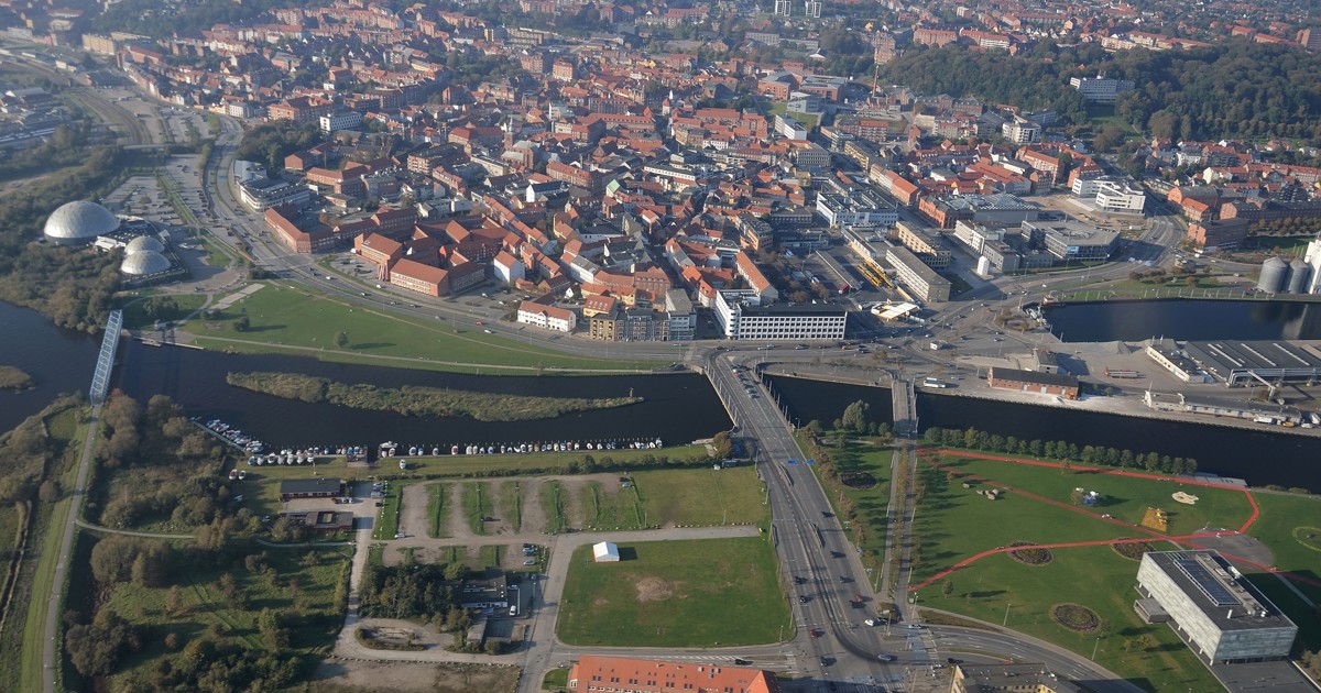 Vejarbejde om natten på Randersbro - Randers Kommune