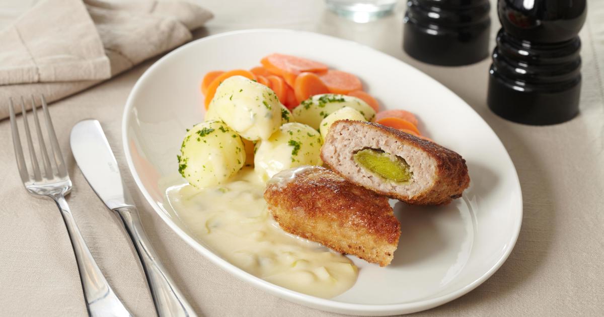 Kantinens personale hjælper Madservice for at stotte madlevering til ...